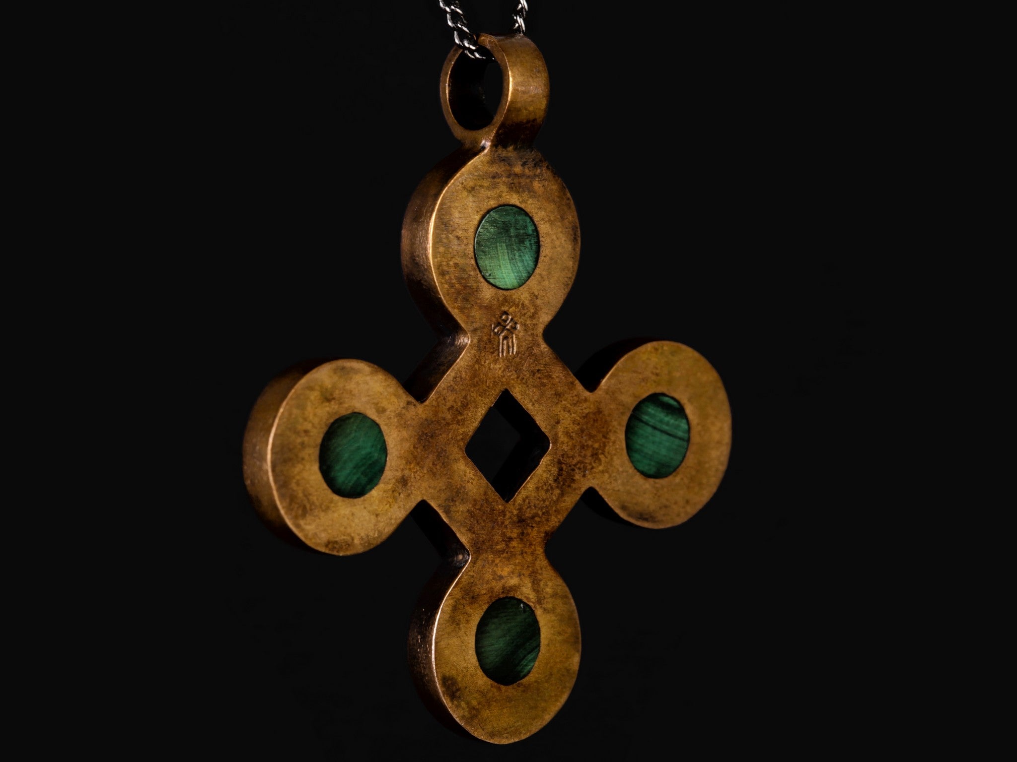 Malachite Rope Style Cross – Yachur